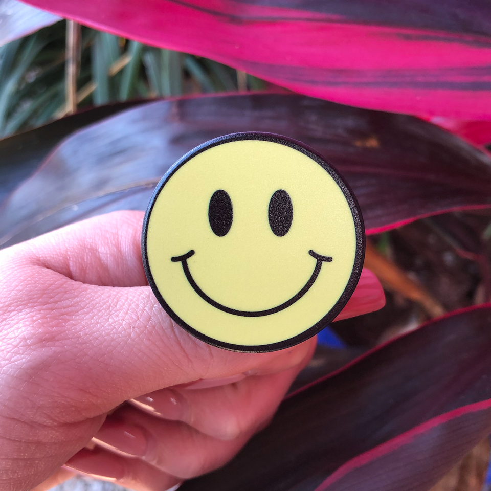 Smiley Face Pop Socket – Very That